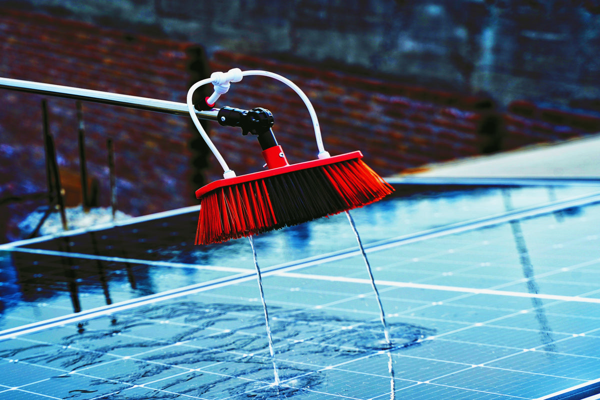 SOLAR PANEL & GLASS CLEANING BRUSH – TWO STAR WIPER